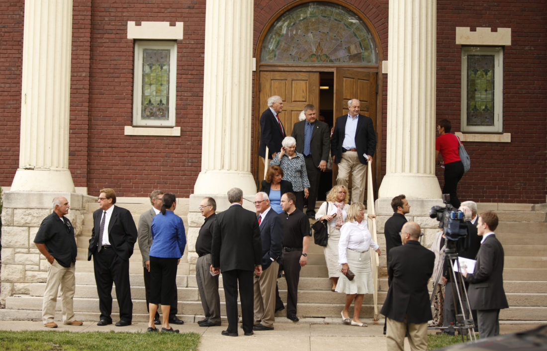 Photo gallery: Mourners remember legendary KU supporter Don Fambrough ...